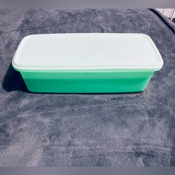 Tupperware | Kitchen | Tupperware Jadite Green Celery Vegetable Keeper ...